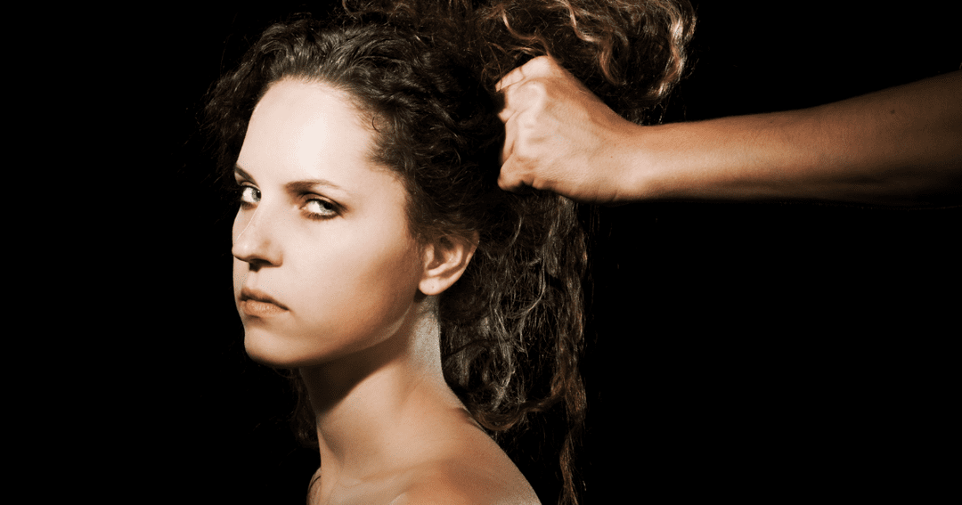 Por qué a los hombres les gusta jalar el cabello